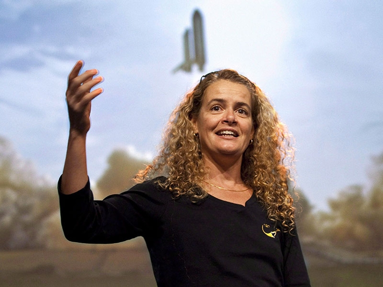 Julie Payette: 5 raisons d’aimer la nouvelle gouverneure générale - Châtelaine