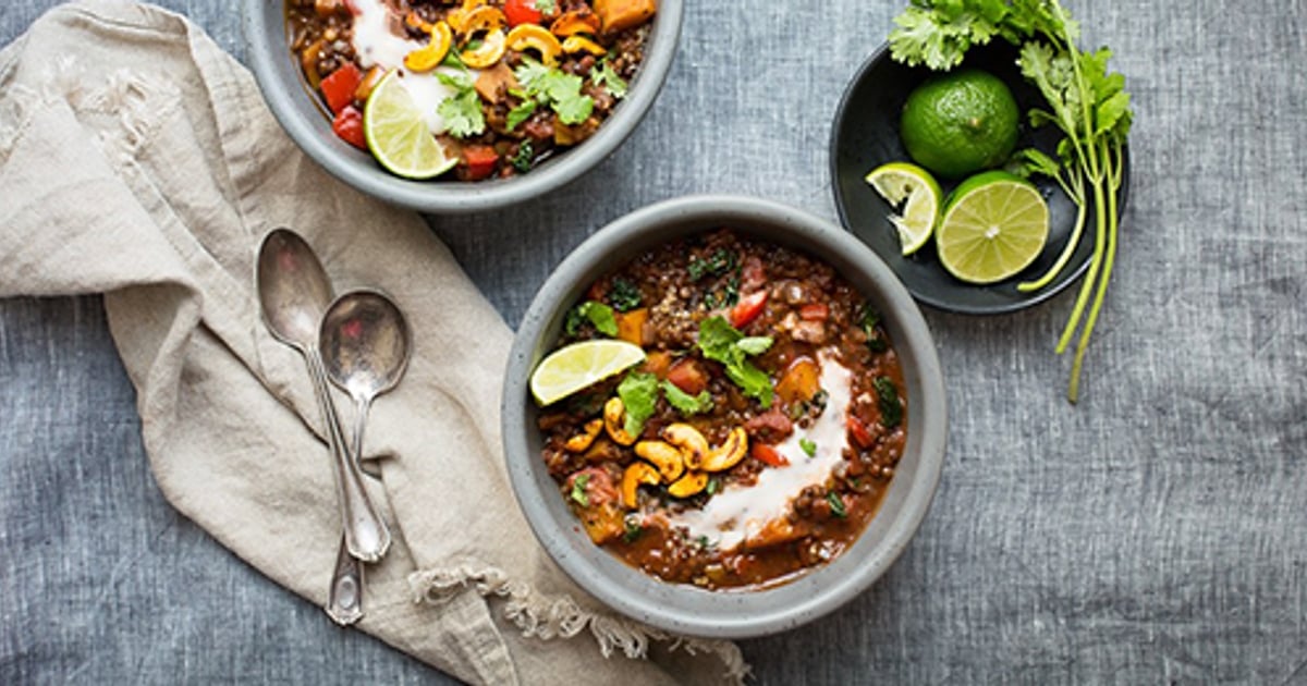 Chili végétarien à la courge musquée, aux lentilles noires & au kale ...